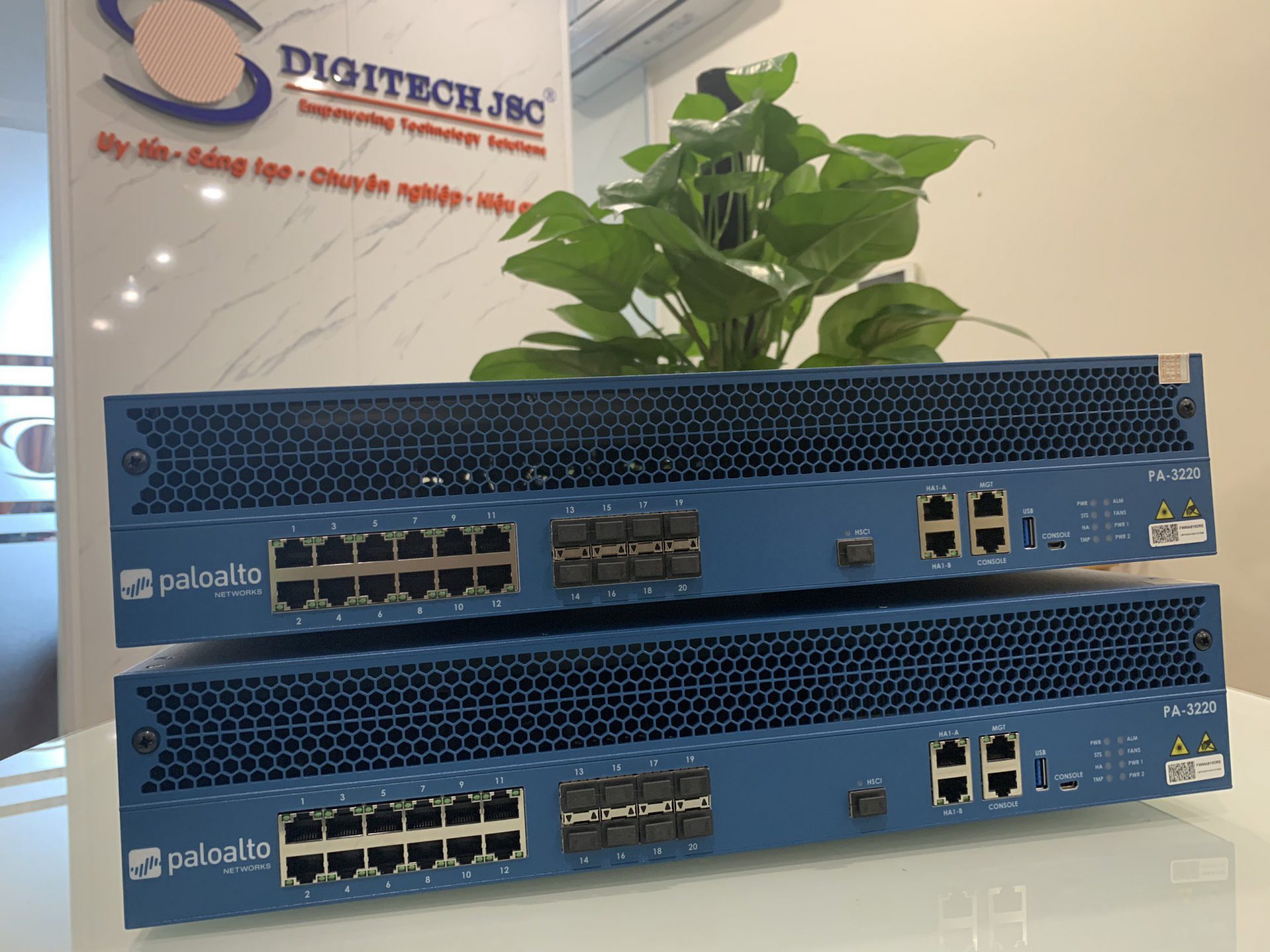 Palo Alto Networks PA-3220 | Digitech JSC